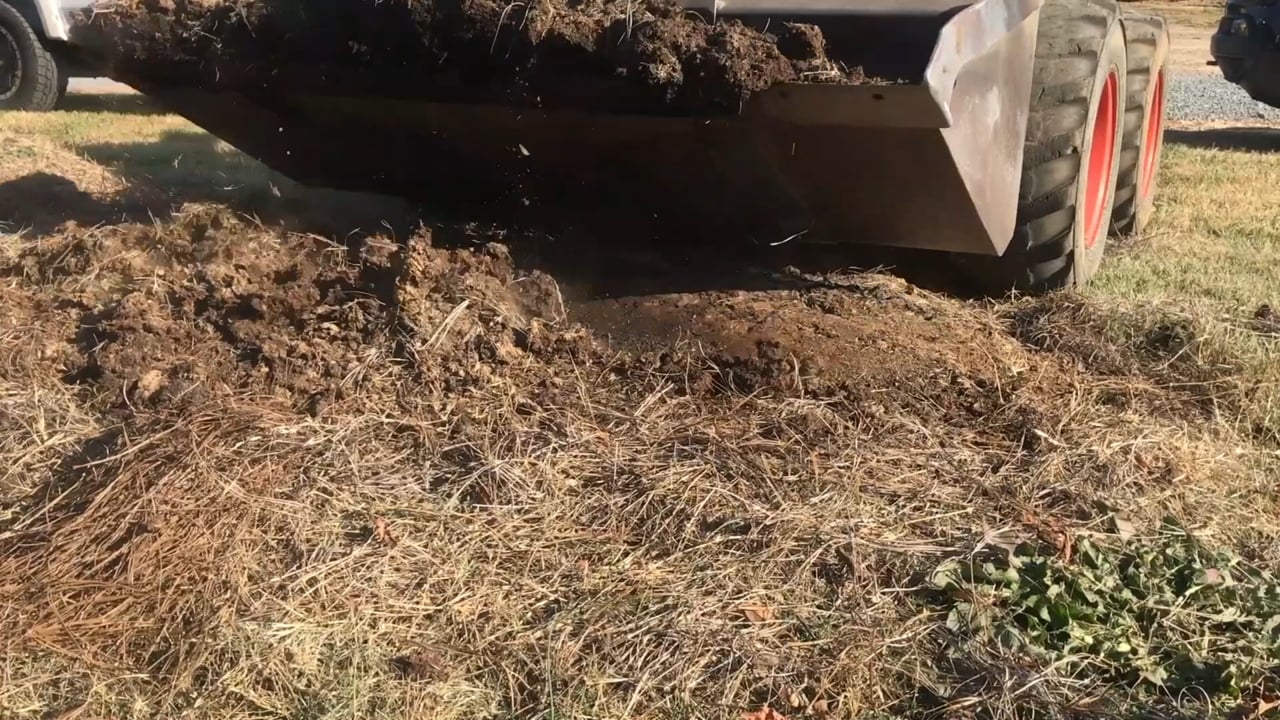 Mixing and Spreading Chicken Manure - Sides Spreaders